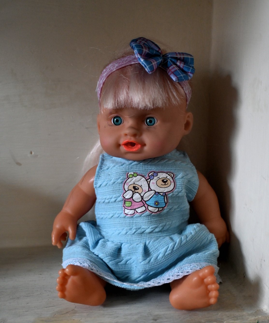Strange fat doll in gallary - pepiko